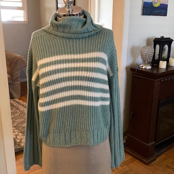 SO | Sweaters | Nwt So Short Sweater Great Light Green Color W White ...